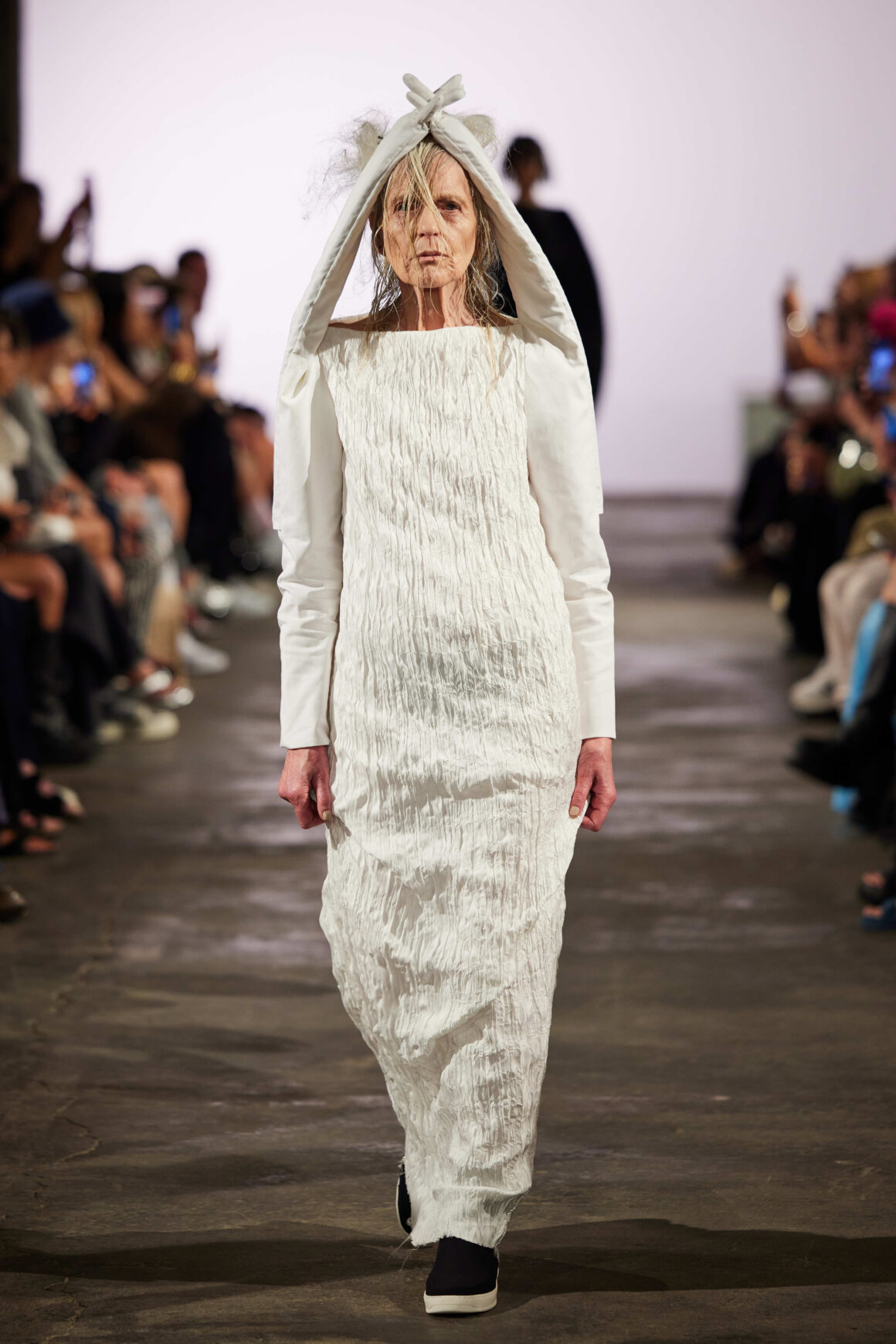 DZHUS SS24: A Symbolic Transition of Gender Narratives in Wearable ...