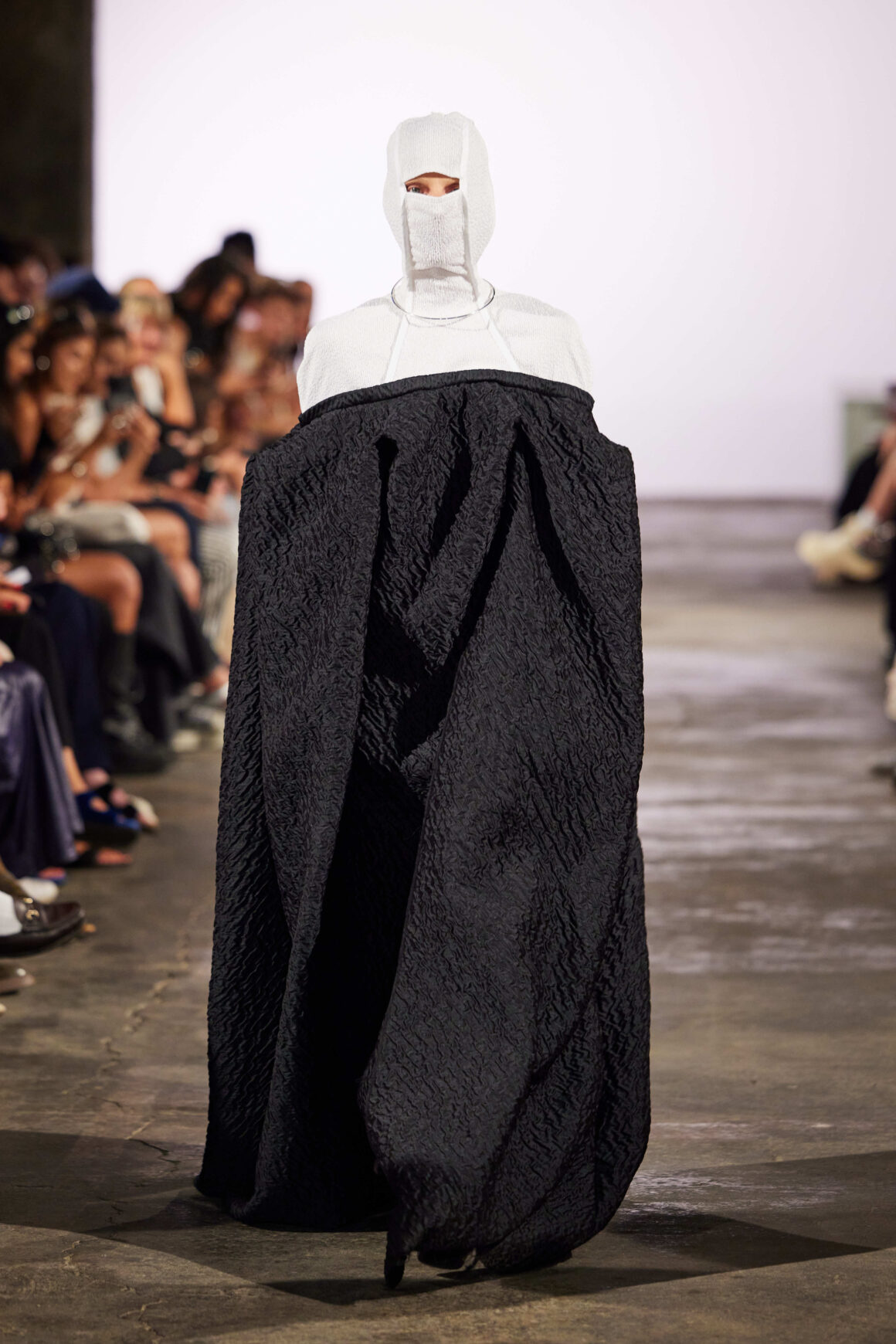 DZHUS SS24: A Symbolic Transition of Gender Narratives in Wearable ...